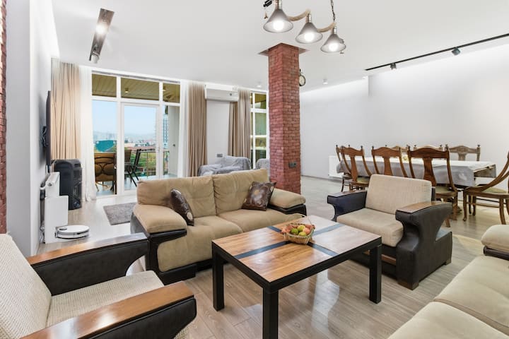 Green Paradise Penthouse Nearby Old Batumi - Batumi