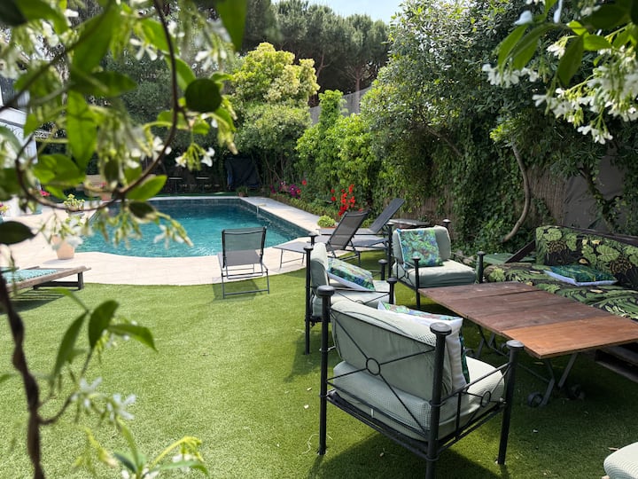 Logement Indépendant Dans Villa Avec Piscine - Antibes