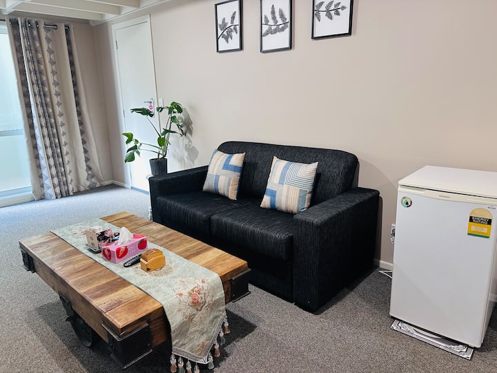Entire Private Suite - 1br + Lounge - Tauranga