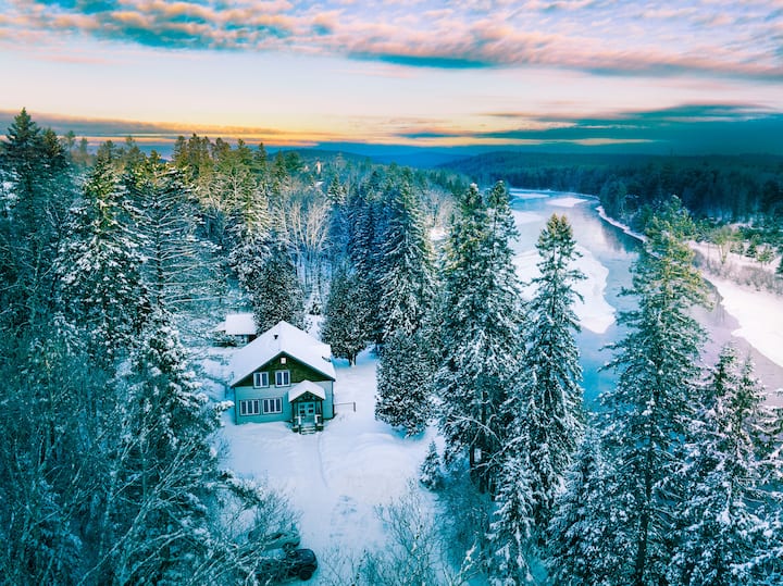 Chalet Spa En Bord De Rivière – Près De Tremblant - Quebec
