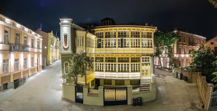 Glass Gallery Apartment - Tiflis