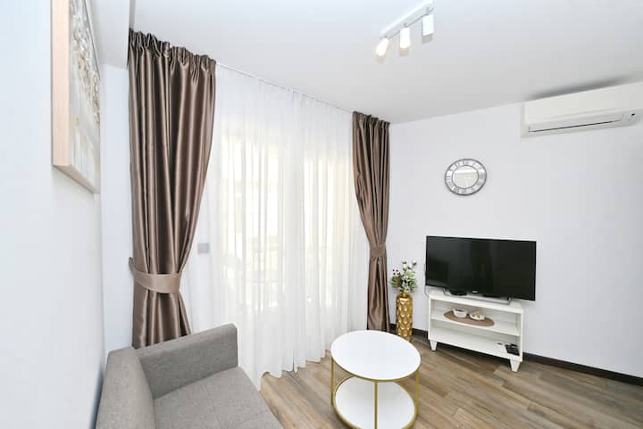 Casa Nuova - One Bedroom Apartment With A Balcony - Kotor