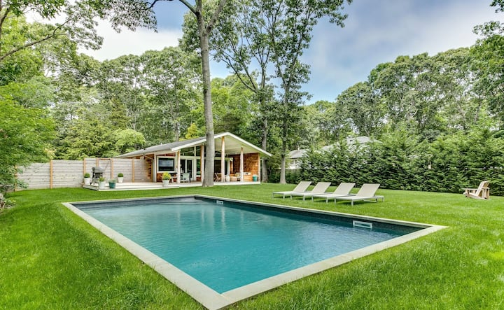 Chic East Hampton Bungalow - Amagansett, NY
