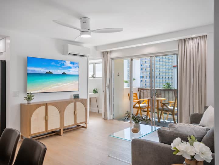 New! 3bedroom 2bath Parking W/ Peekaboo Ocean View - Honolulu, HI