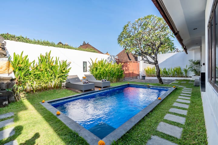 Villa Bens Seminyak, 9 Minutes Walk To The Beach - Seminyak