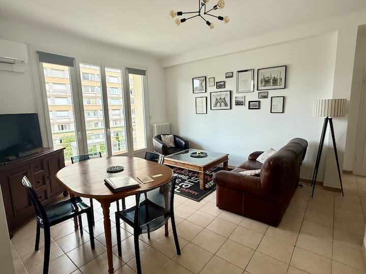 Aix Centre 3 Chambres Climatisé 83m2 + Parking - 엑상프로방스