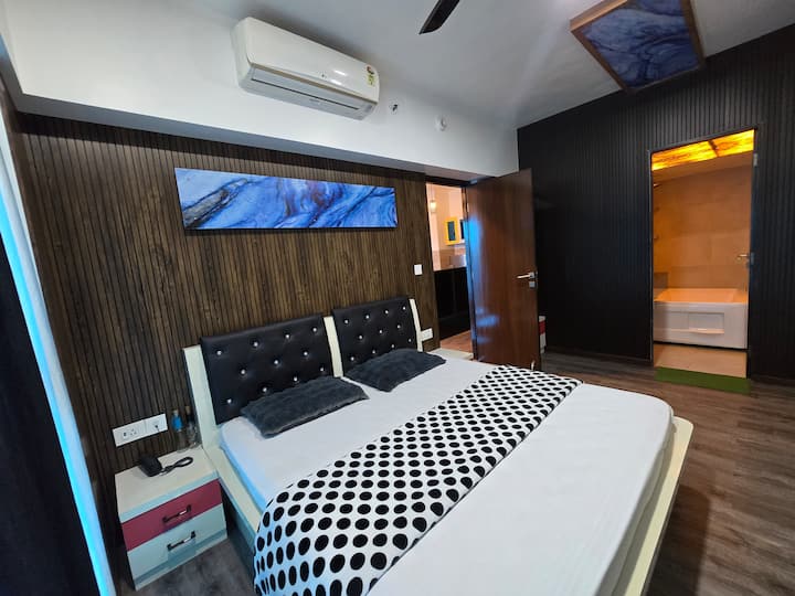 Oasis Stay: Pvt Advanced Bubble Jacuzzi - Maharashtra