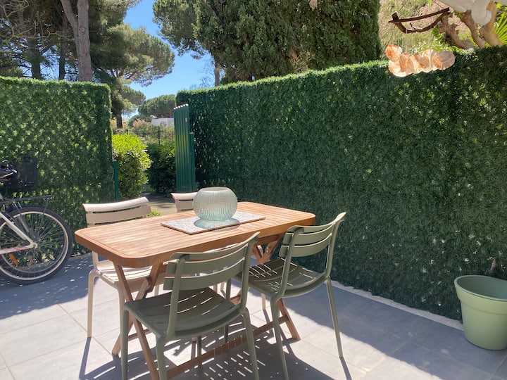 Appartement En Rez-de-jardin Avec Terrasse - La Grande-Motte