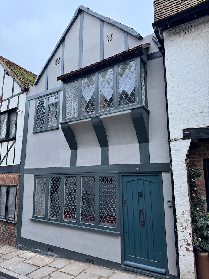 Hastings Old Town. Seagate Cottage - By The Sea - Bexhill