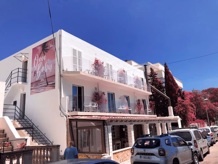 Charmantes Boutique Hostal, Own Bathroom, Ac - Cala Millor