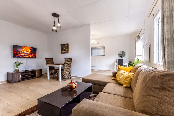 Free Parking,fastwifi&netflix-belleville Central-e - Le Cap