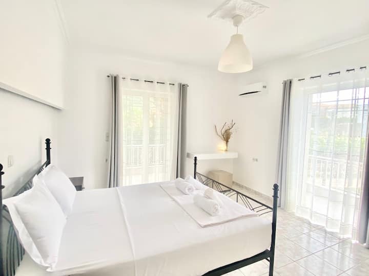 Spacious 2 Bedroom Apt - Eleolithos Retreat Himare - Himarë