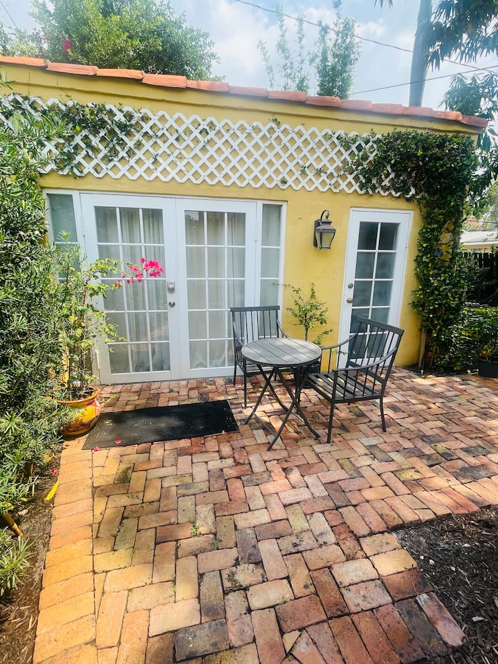 Seaside Tuscan Cottage - Riviera Beach