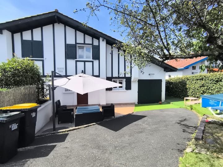 Maison Mitoyenne Avec Jardin Et Piscine - Hendaye