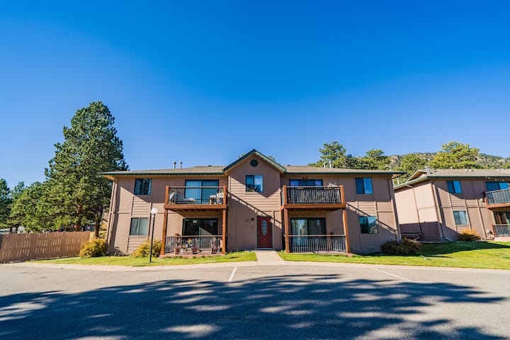 Pines Condo Great Location Close To Rmnp And Dntn - Estes Park, CO