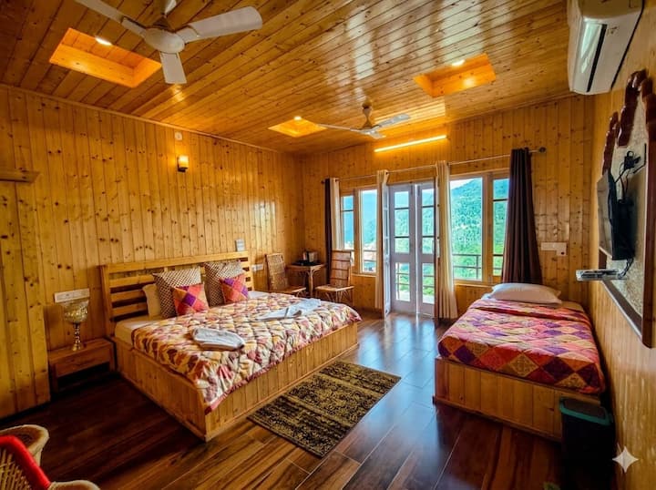 Family Room - Chamba