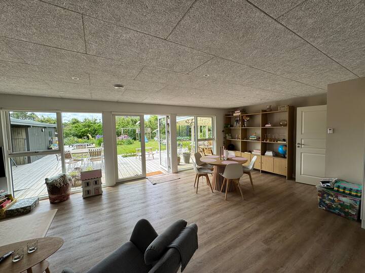 Skønt Hus Centralt I Aalborg I Smukt Grønt Område - Denmark