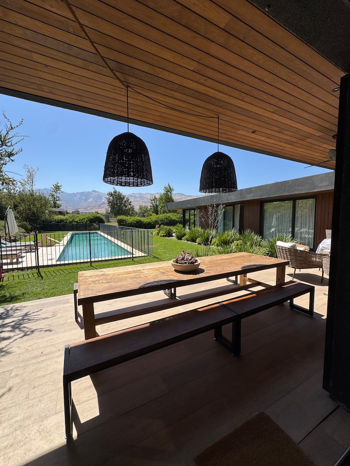 Casa Familiar Con Piscina Semi Olímpica - Colina