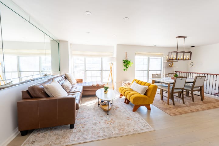 Cozy City Nook: Steps From Prudential Center & Nyc - New York City, NY