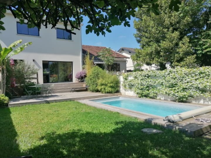 Maison De Famille à Bordeaux - Piscine Chauffée - Bordéus