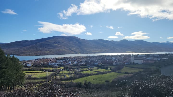 La Casa Junto Al Río - La Cabrera