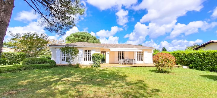Villa Spacieuse, Détente Et Ambiance Bassin - Dune du Pilat
