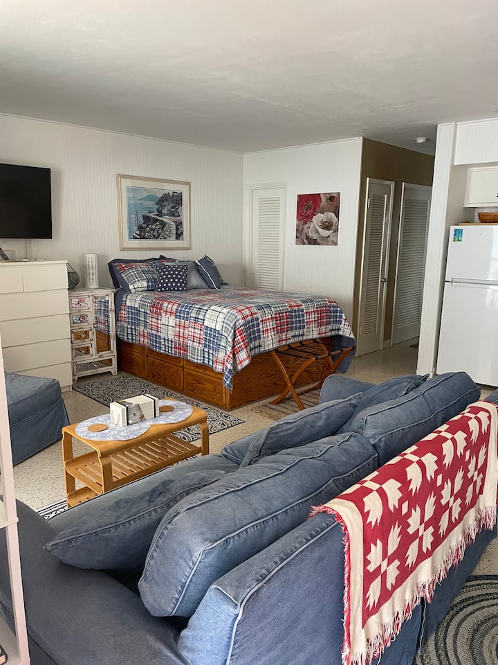 1/2 Block From Beach 🏖 Free Wifi, Fitness Center - Pompano Beach, FL