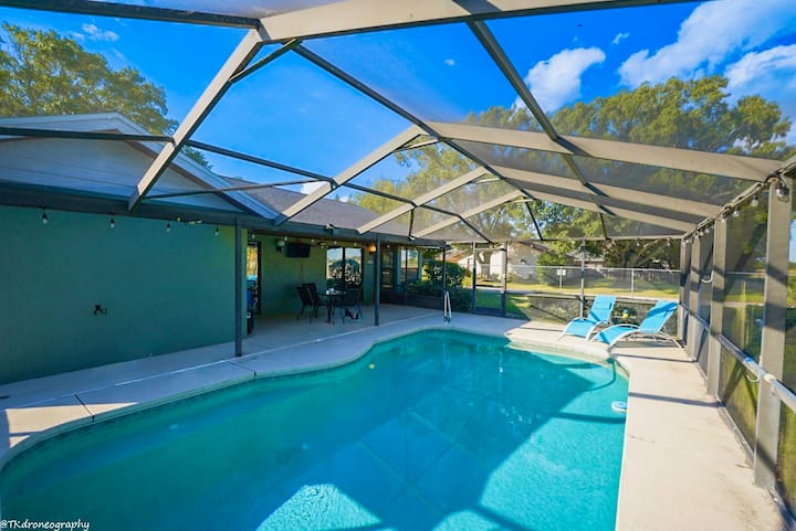 Relaxing 3 Bedroom Home With A Pool! - Winter Haven, FL