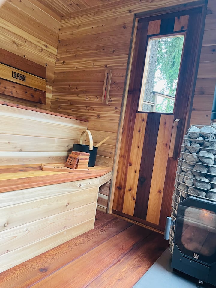 The Perfectly Peaceful Wildflower House - Salt Spring Island