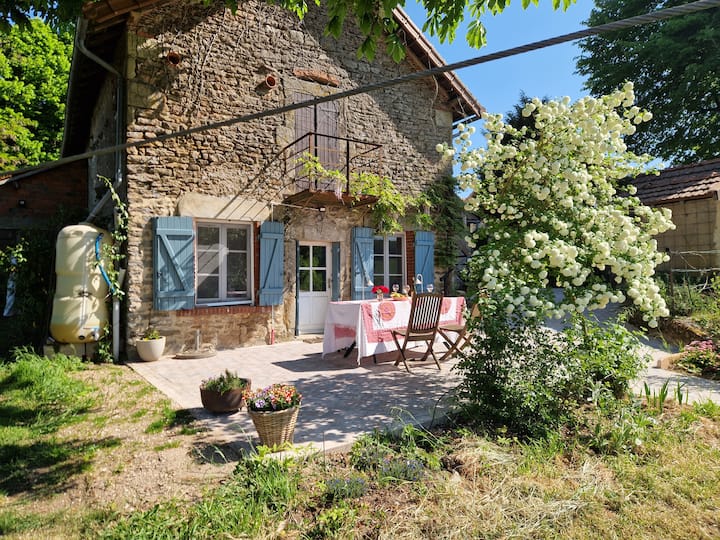 Petite Maison Confortable Avec Piscine - Sully