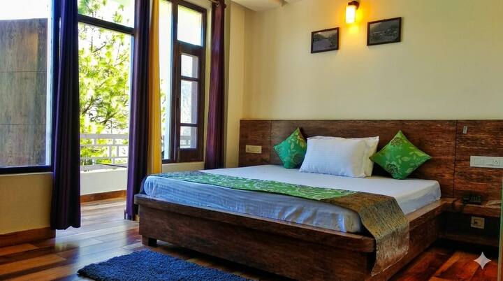 Deluxe Room At Shepherd Hills Resort - Chamba