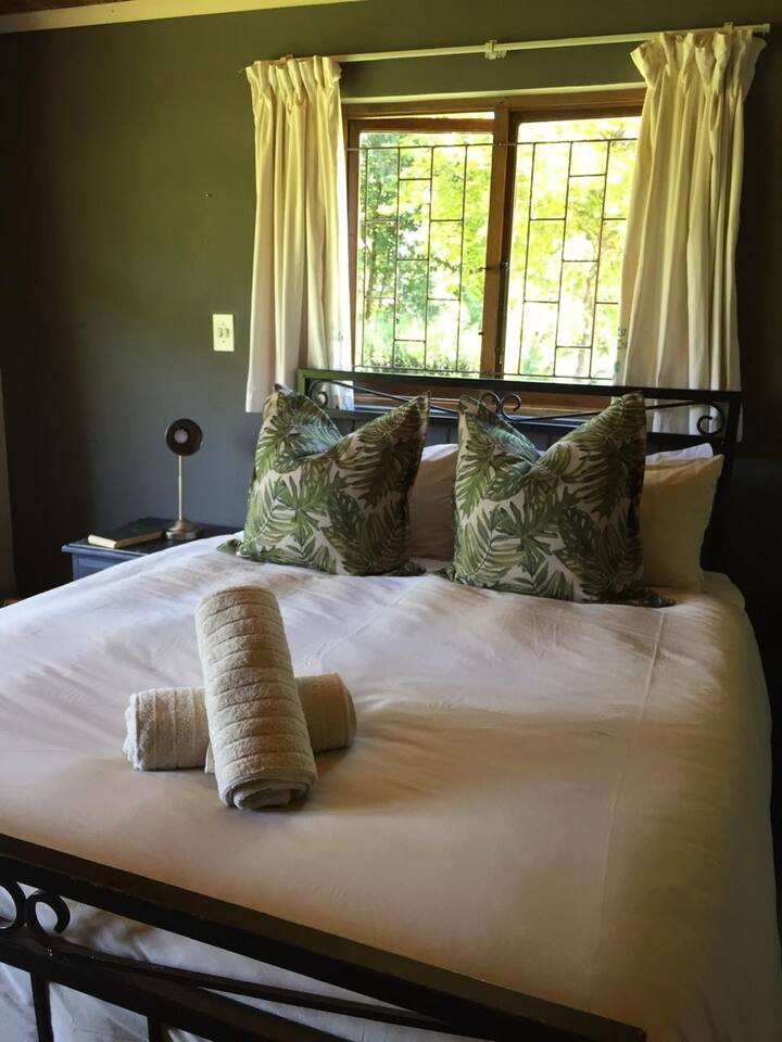 En-suite Room In Lodge - Underberg