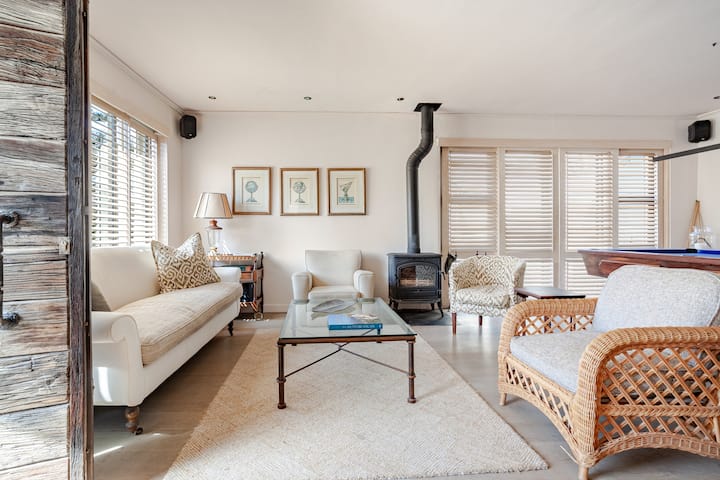 Luxury Beachfront Villa (Hermanus Hideaway) - Hermanus