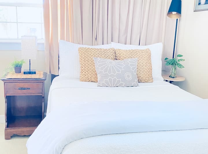 Charming Summerville Cottage - Augusta, GA