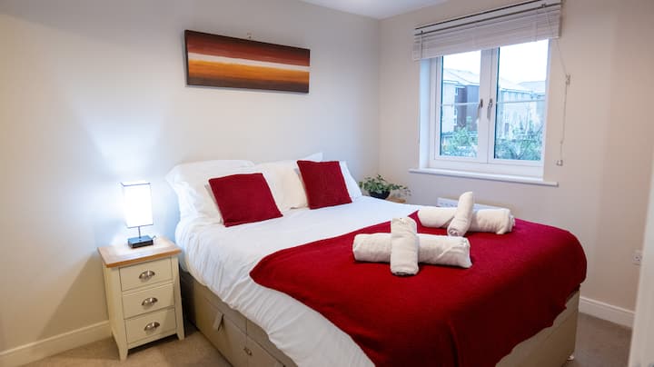 Modern 3-bed Home With Parking In St Neots - St Neots