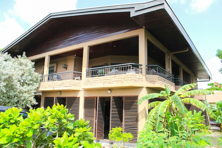 Luxe Vrijstaande Vakantievilla Met Zwembad - Suriname