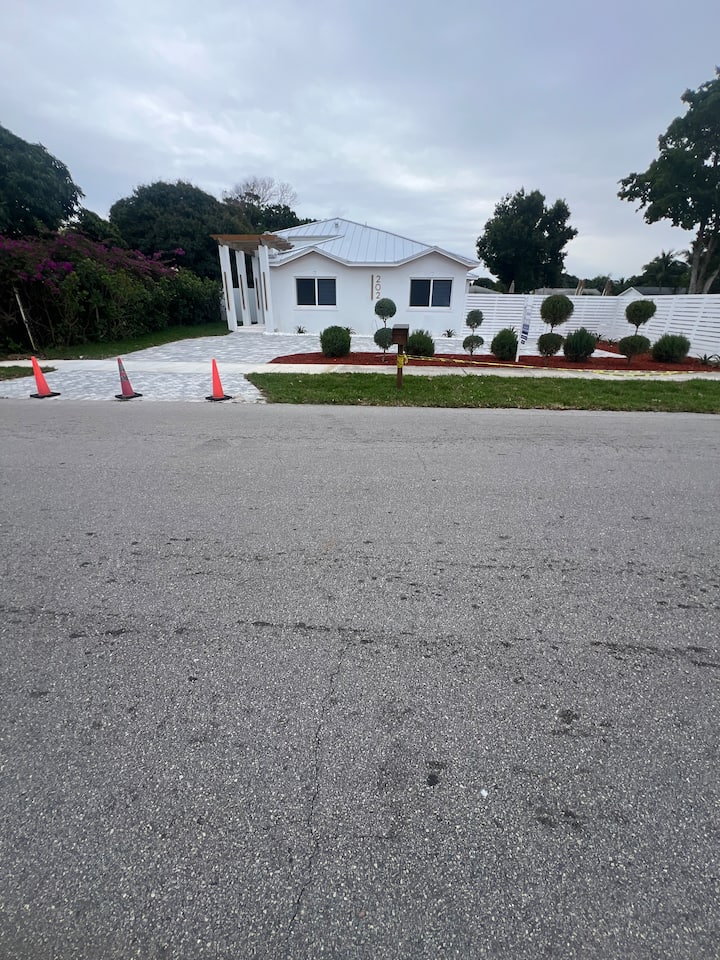 Delray's Hidden Gem! - 德拉海灘