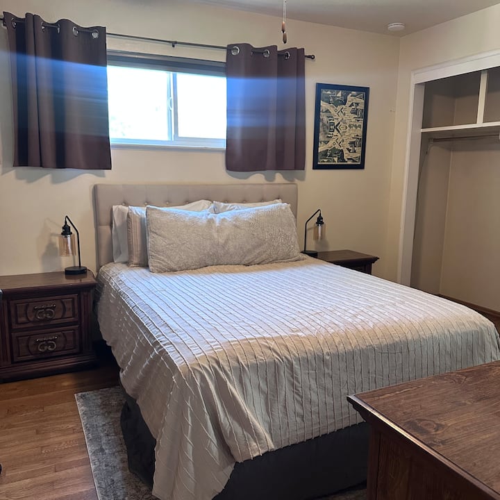 Cozy Getaway Near The Sequoias - Visalia, CA