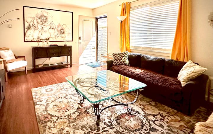 Downtown 800 Sq Ft Spacious Modern Home | King Bed - Oroville, CA