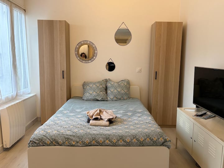Exigehome-la Petite Cour De Versailles - Versailles