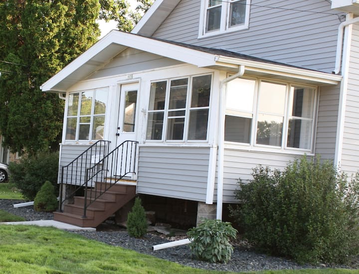Cozy Two Bedroom House - Oshkosh, WI