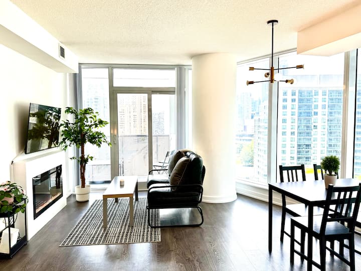 Spacious Luxury Condo At Toronto Harbourfront - Toronto