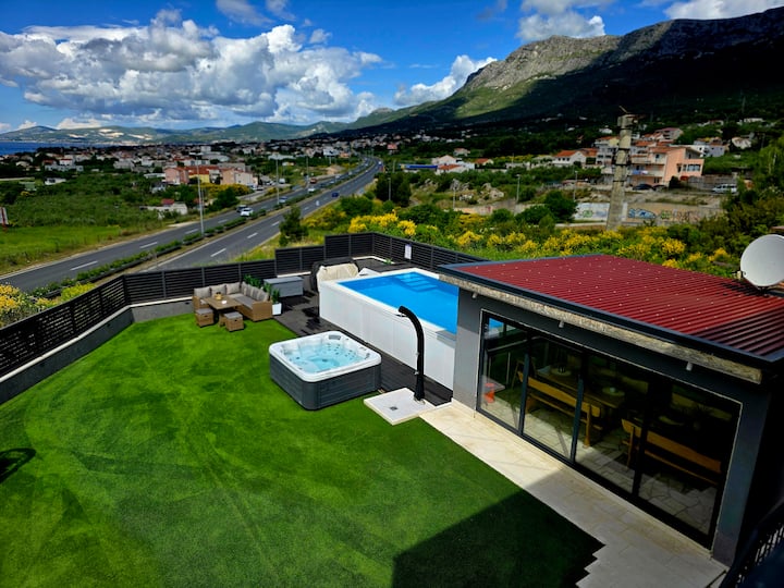 Villa Black&white - Split