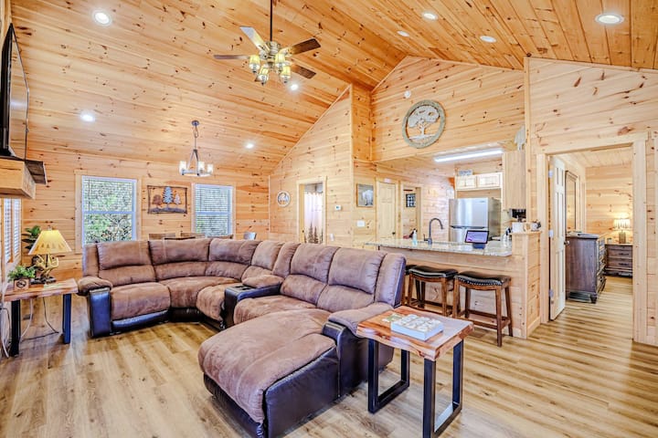 Private/close To Town/hot Tub/fireplace And Pit