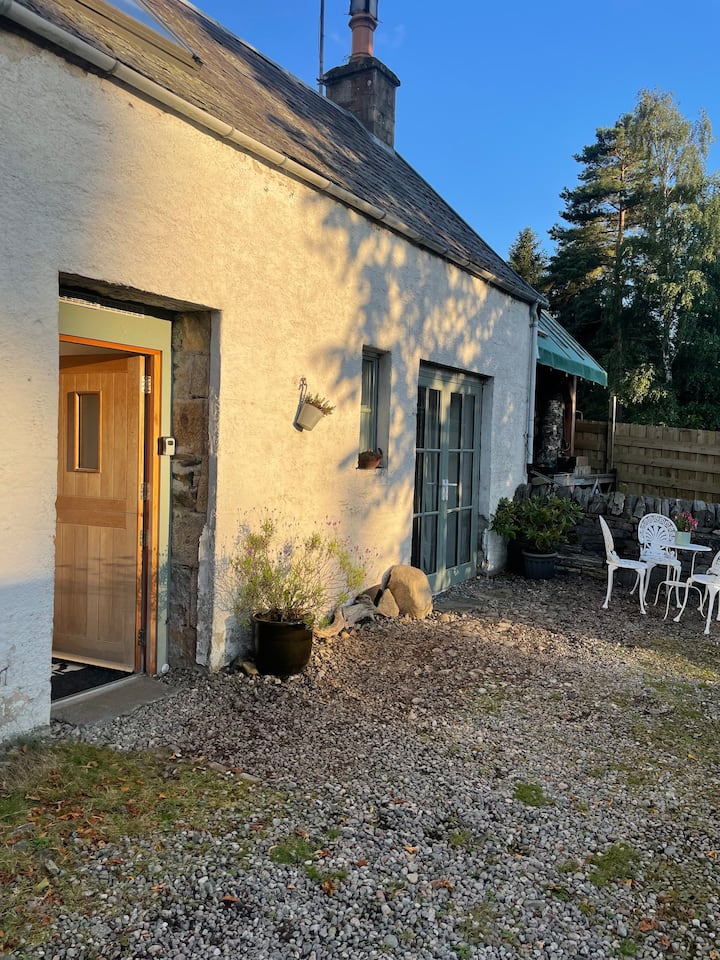 Ground Floor Apartment
Old Stable House
Highlands. - Aviemore