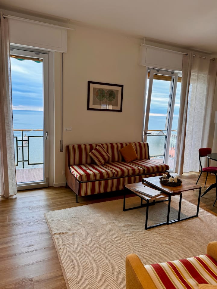 Vista Mare, Ristrutturato, Parcheggio Gratuito - Cogoleto