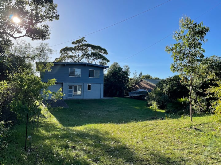 Classic 3 Bedroom Family Beach House - Broulee