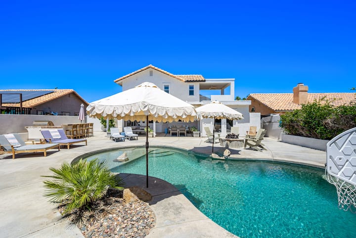 The Hawk's Nest. Views, Private Pool, Pet Friendly - La Quinta, CA