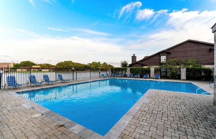 Luxury Touches + Pool | Quartz + Gold Details - Sugar Land, TX