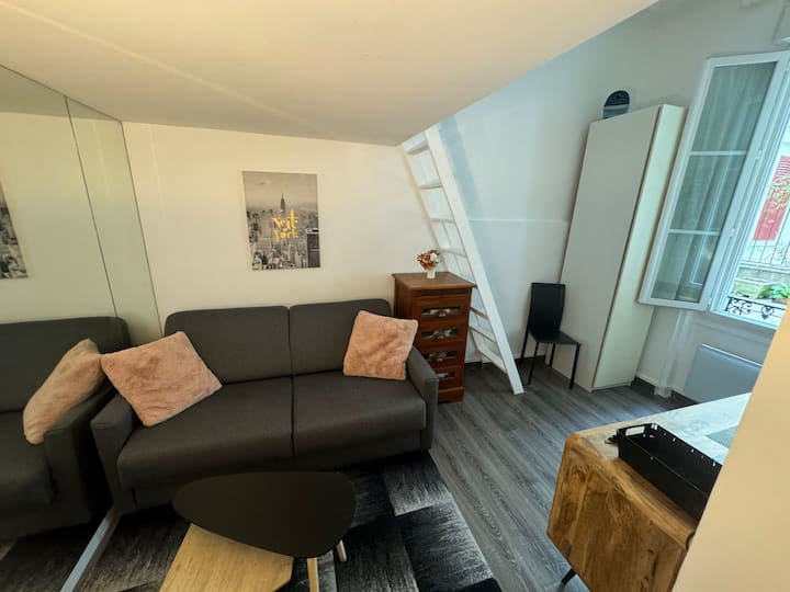 Studio Coquet Paris 11ème Avec Mezzanine - Paris 18e Arrondissement